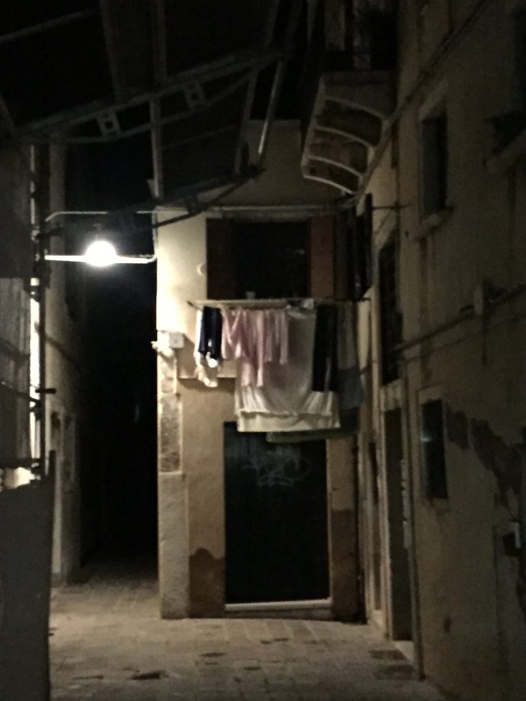 Painting a Night Scene - How To Do It Convincingly - How to Pastel